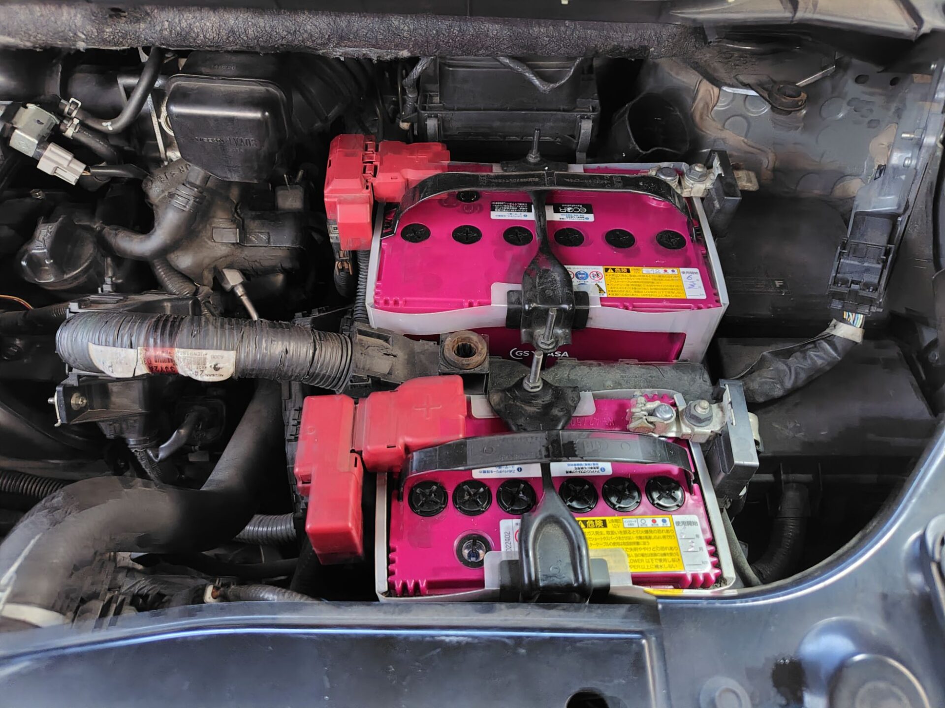 【セレナ】Sﾊｲﾌﾞﾘｯﾄﾞ/HFC26/アイドリングストップ/メインバッテリー/サブバッテリー/交換